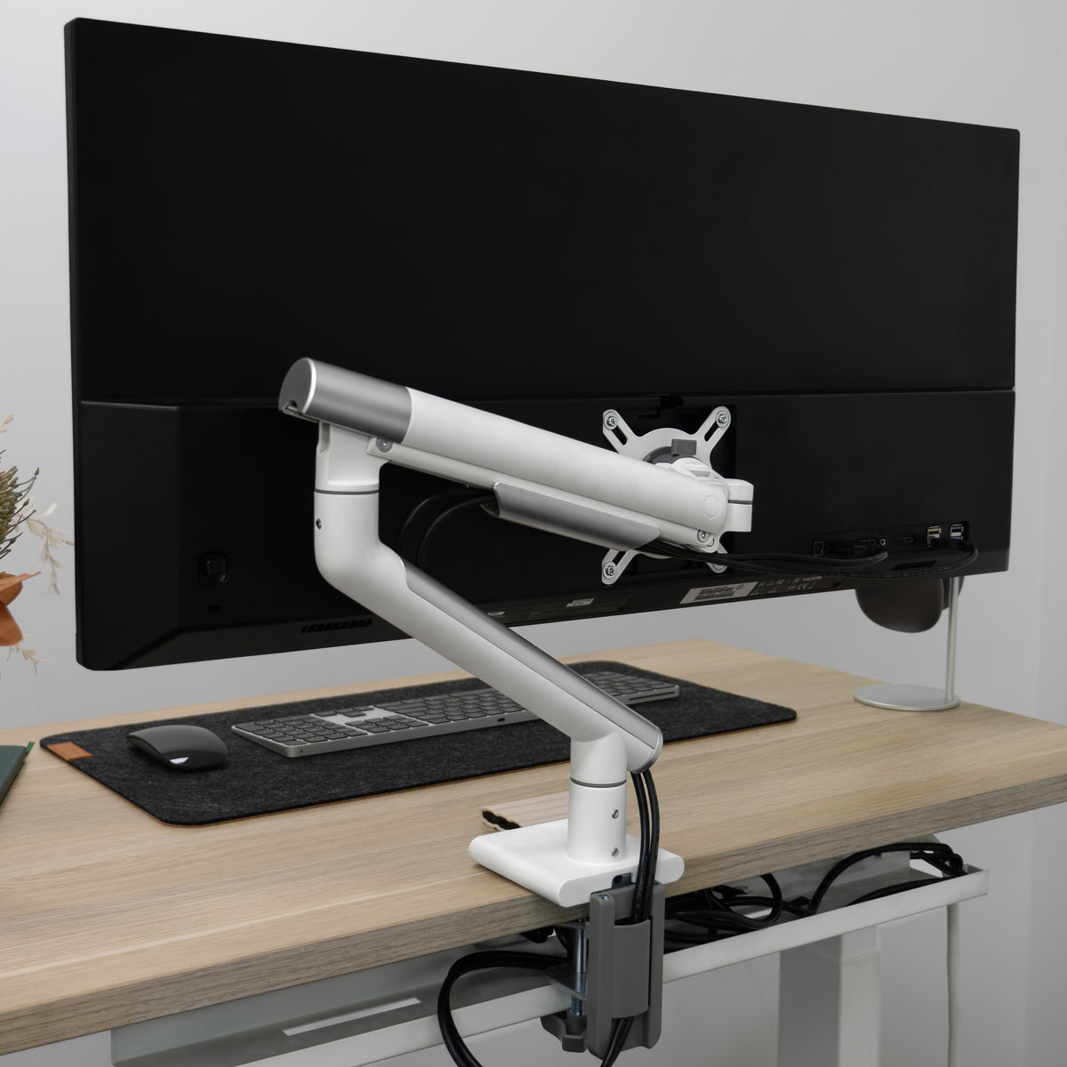 Desky Single Slim Aluminium Monitor Arm - Desky®